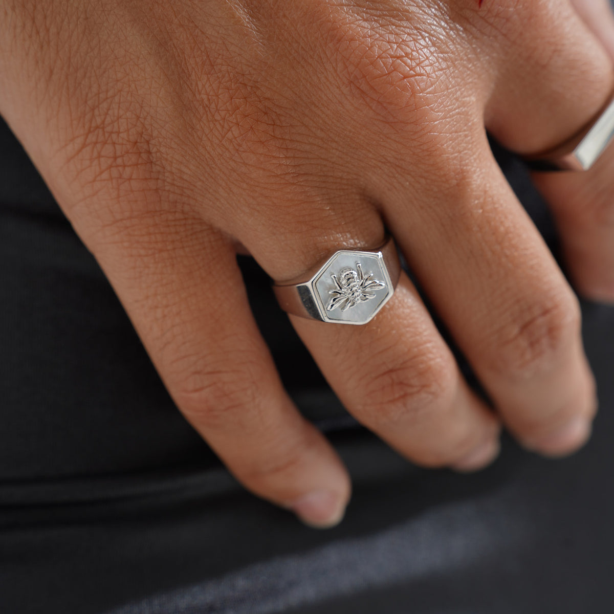 Signet Bee Ring – Black Sun Storecr